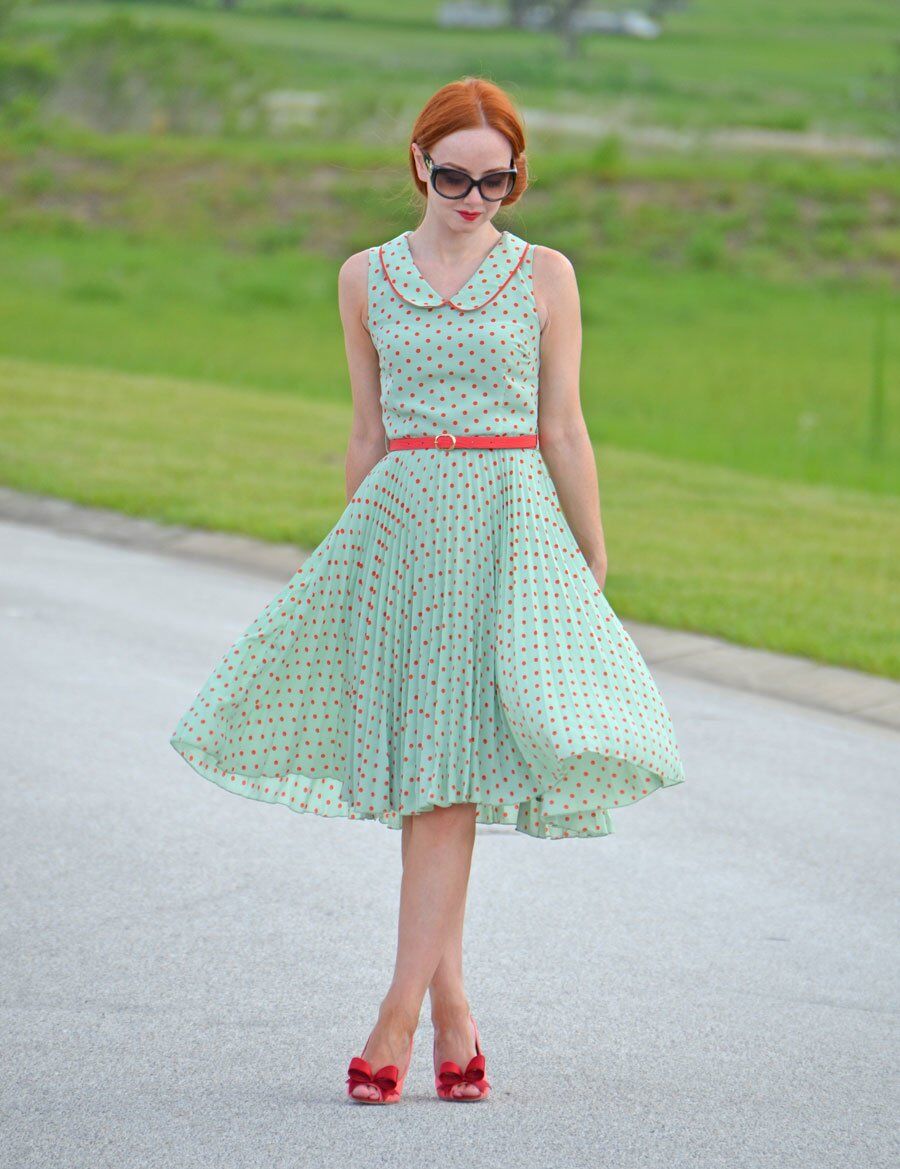 Best ways to way red shoes: 10 stylish takes